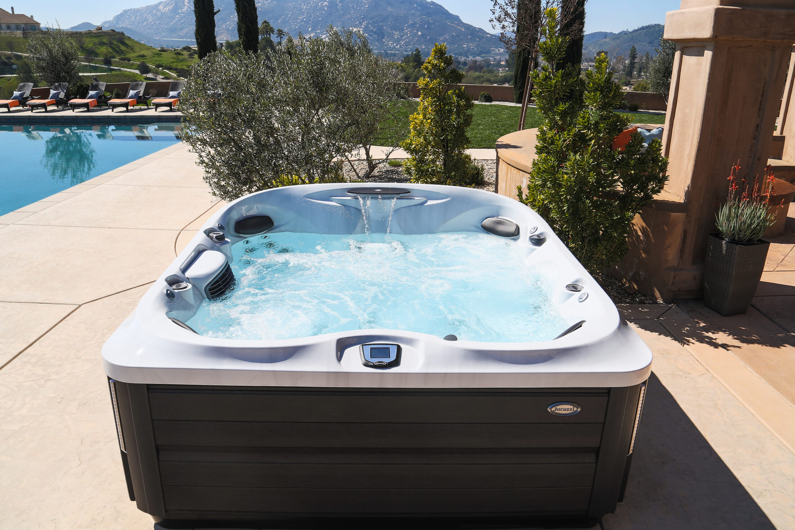 Jacuzzi Hot Tubs: Elevate Your Well-being with Luxury Hydrotherapy and ...